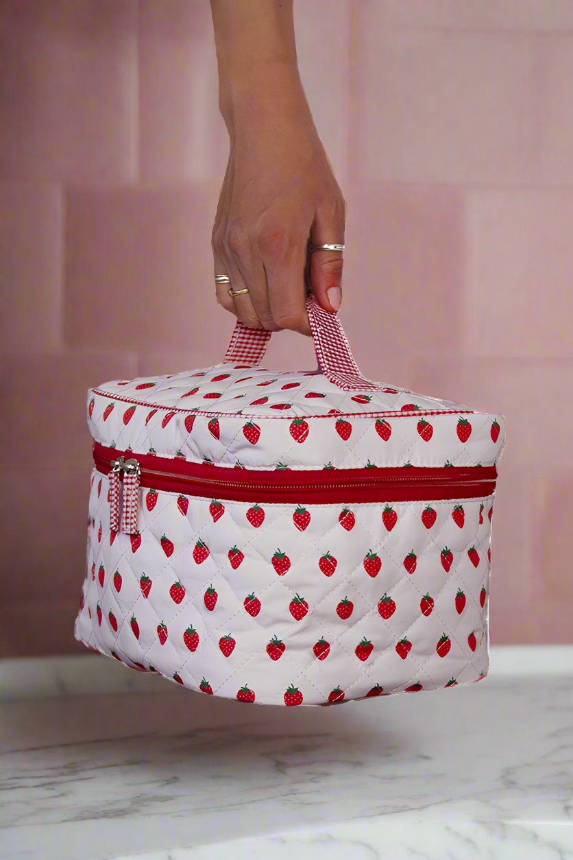 The Berry Chic Vanity Case – Evewear